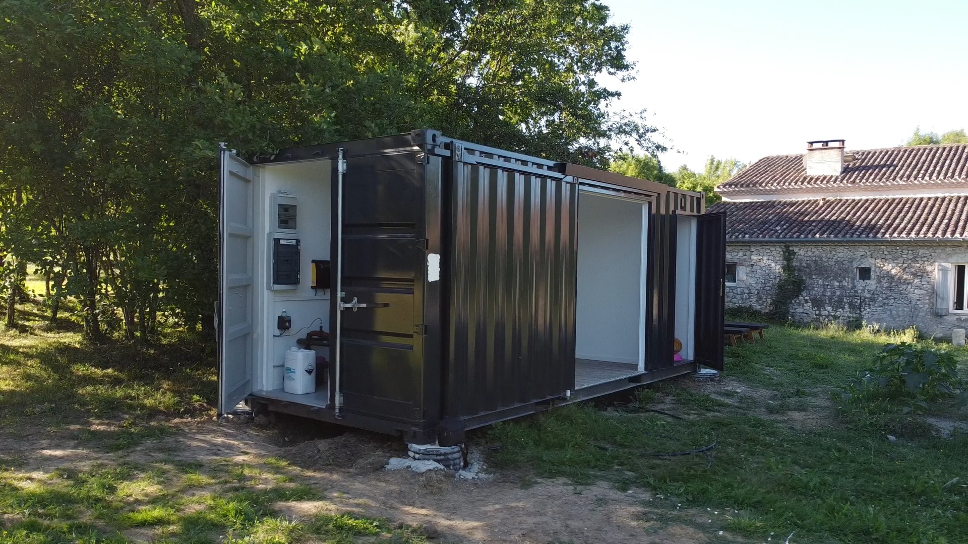 Container aménagé en pool-house - In'Box Container