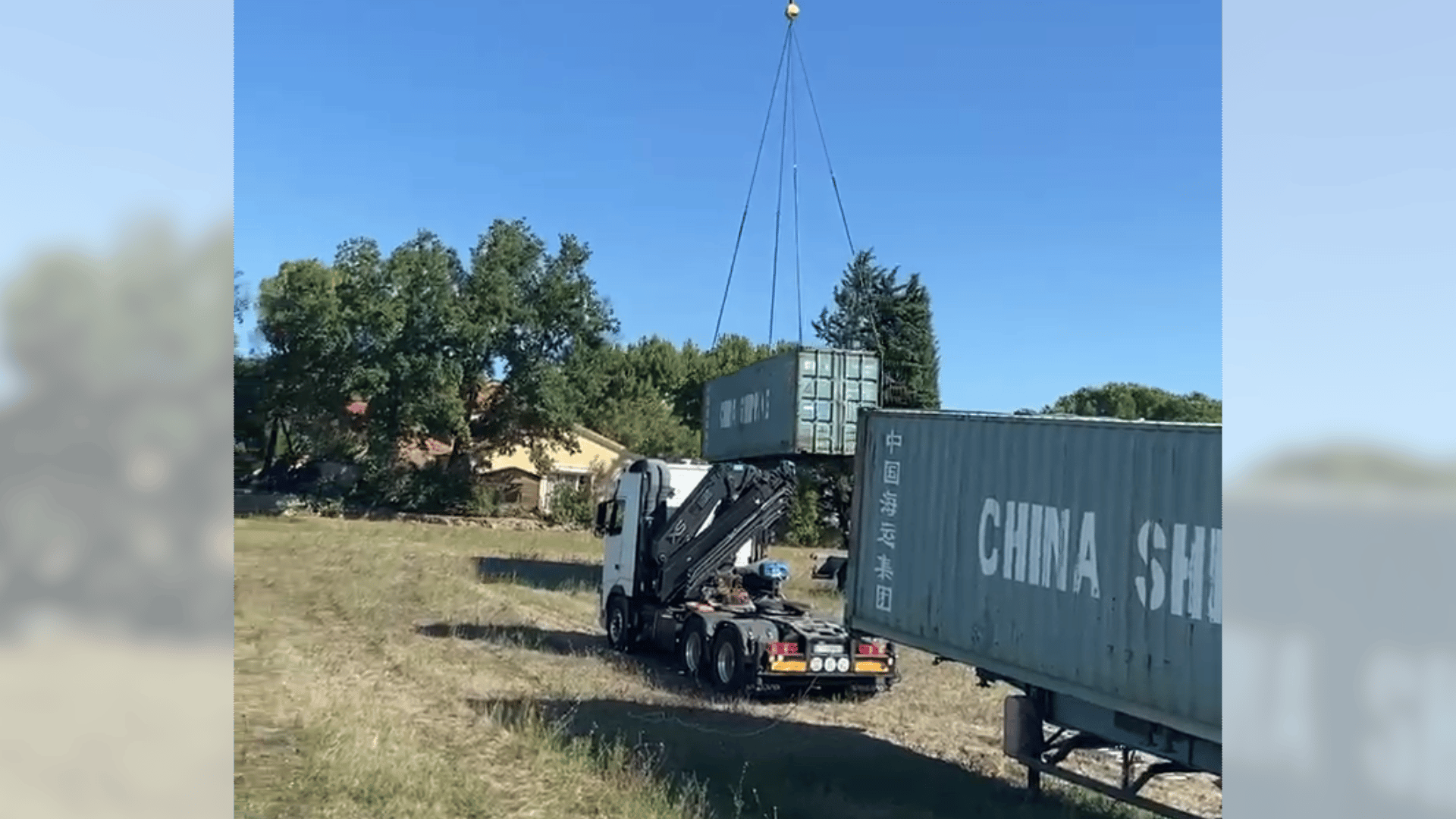 Votre container livré par hélicoptère - In'Box Container