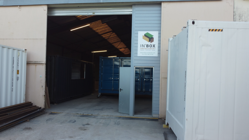 Transformation de containers maritimes par In'Box Aménagement
